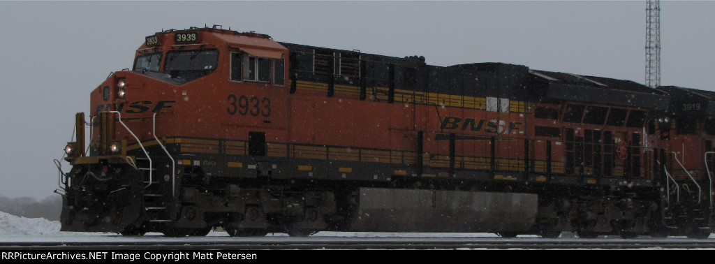BNSF 3933